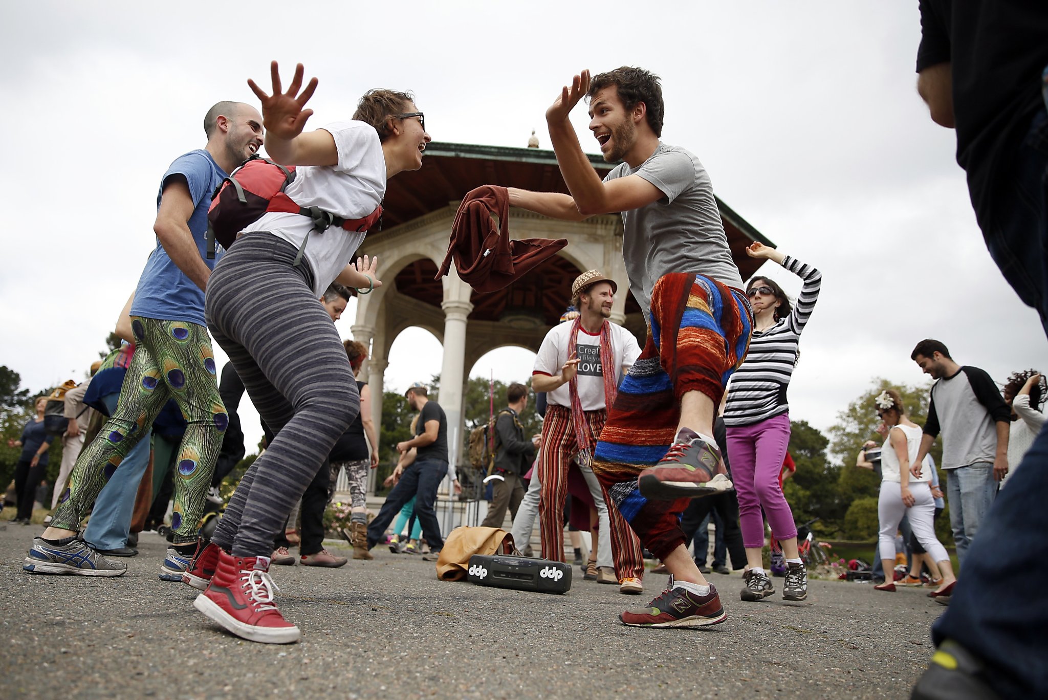 Seen: Oakland thwarts wave of outlaw dancing in the streets