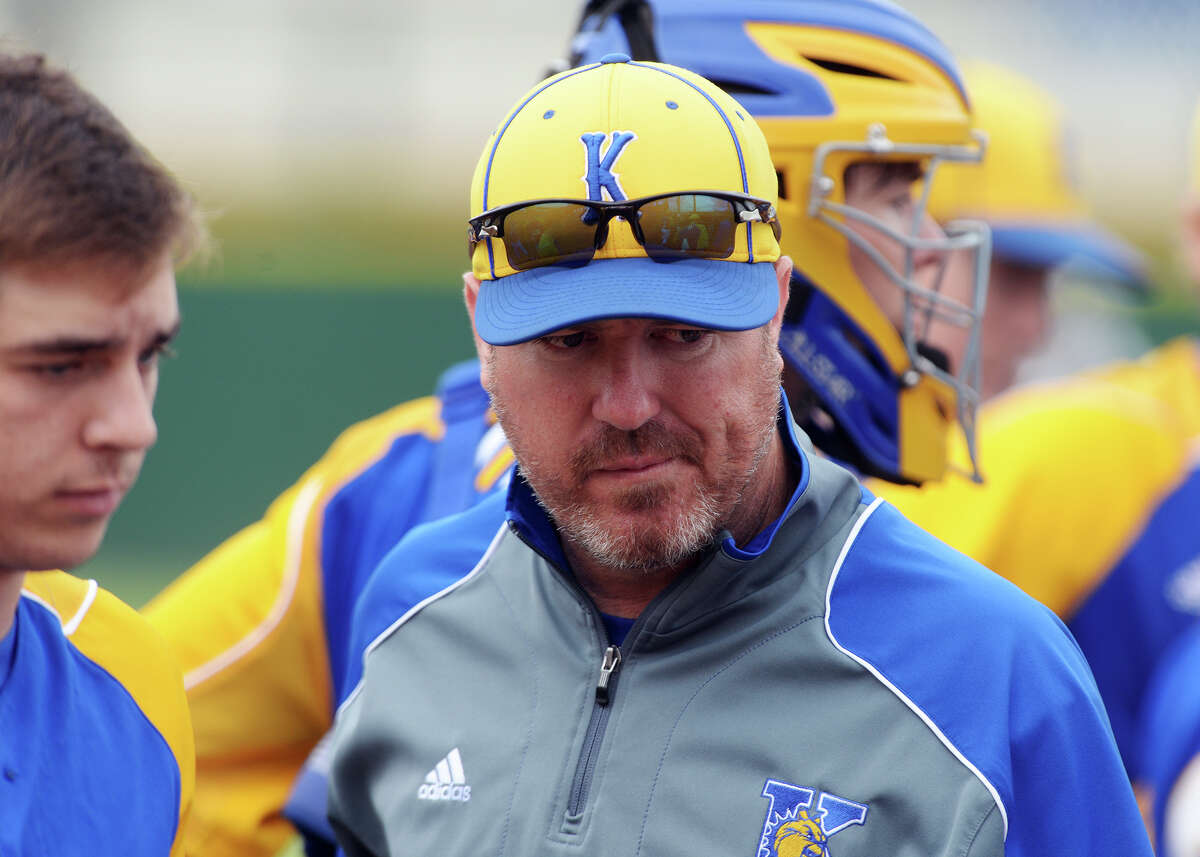 Kelly Bulldogs lose lead in bottom of 6th