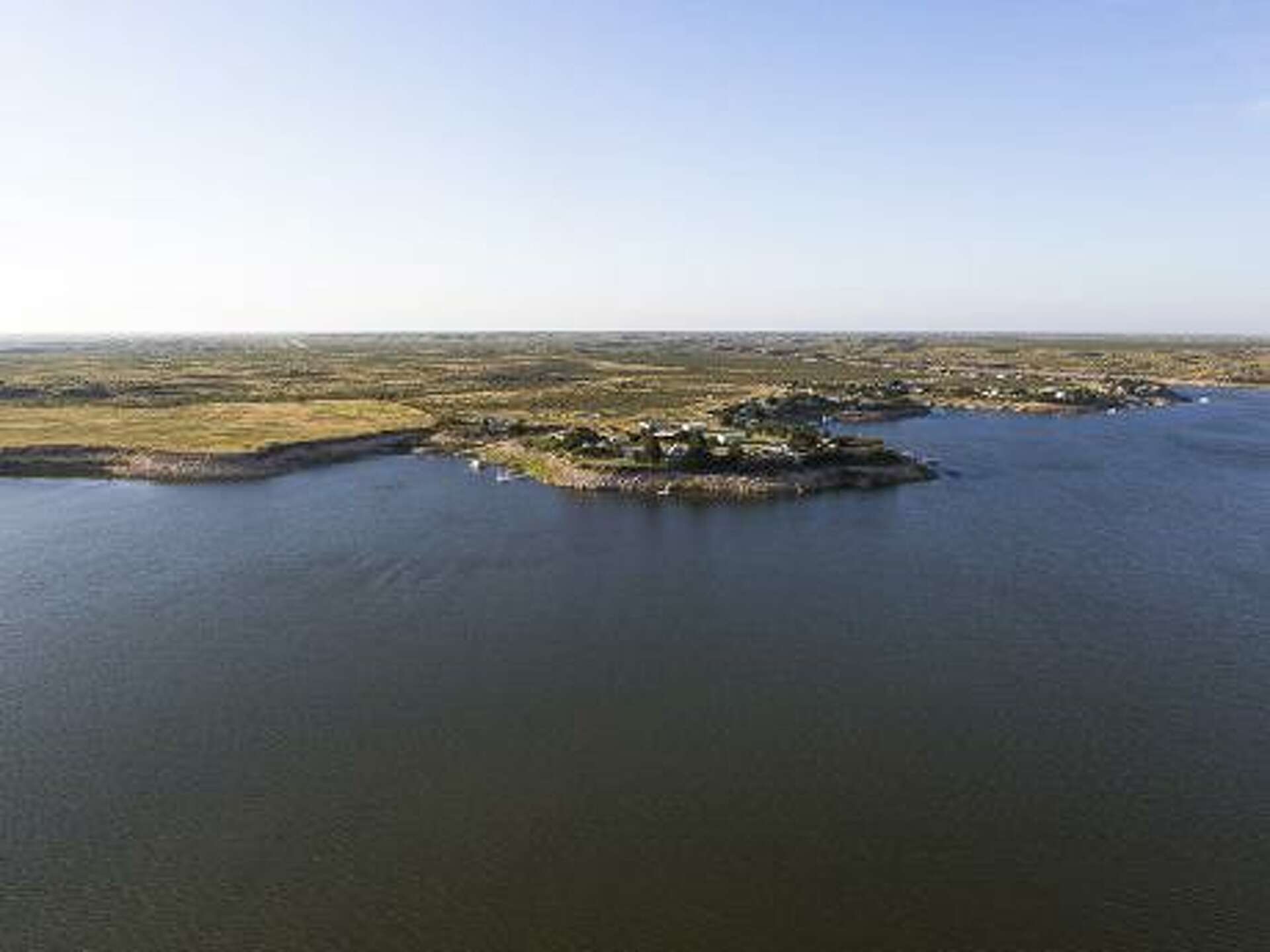 L.A. Rams owner Stan Kroenke buys Texas' $725 million Waggoner Ranch