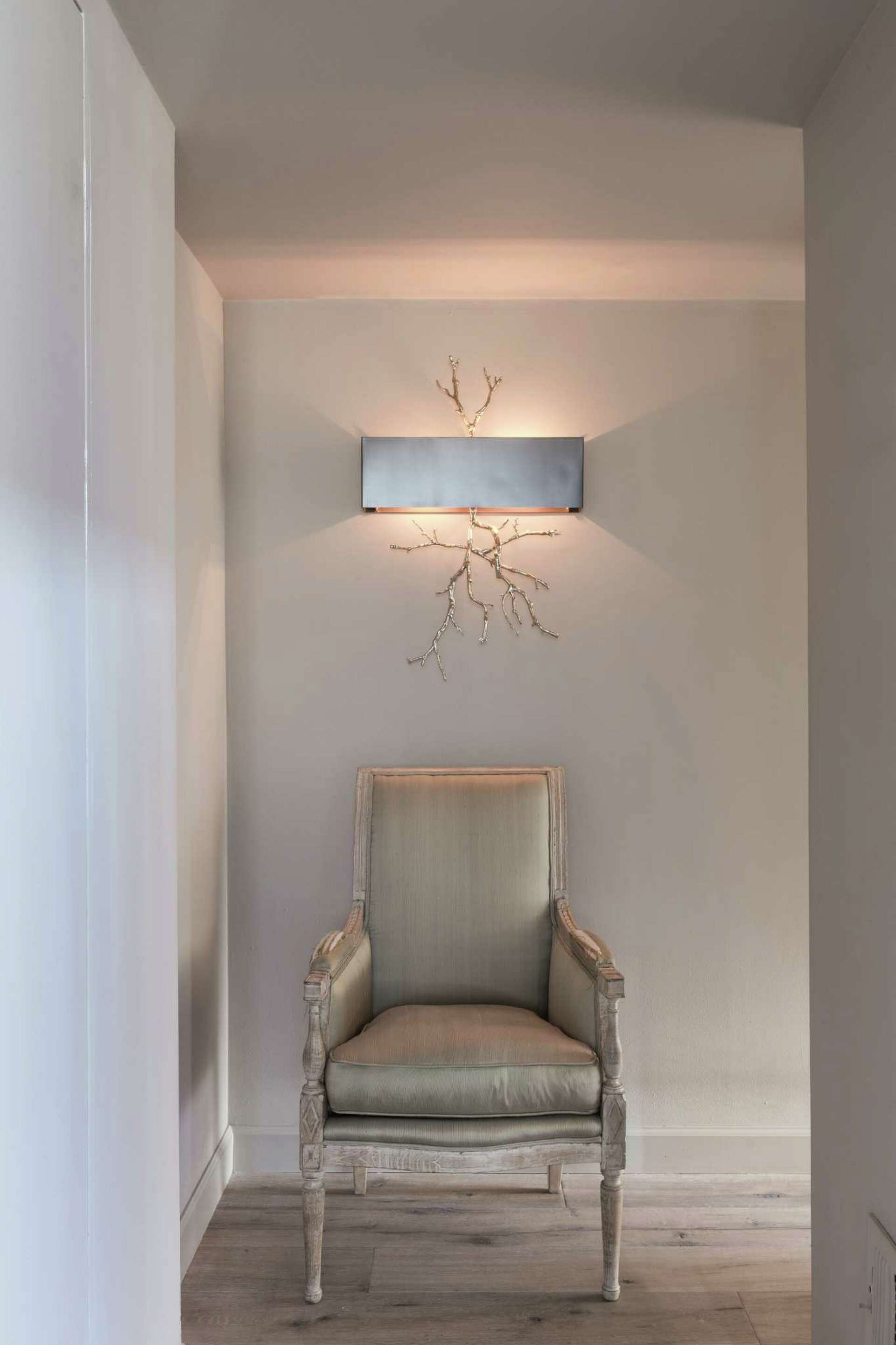 Design on a large scale with consignment finds