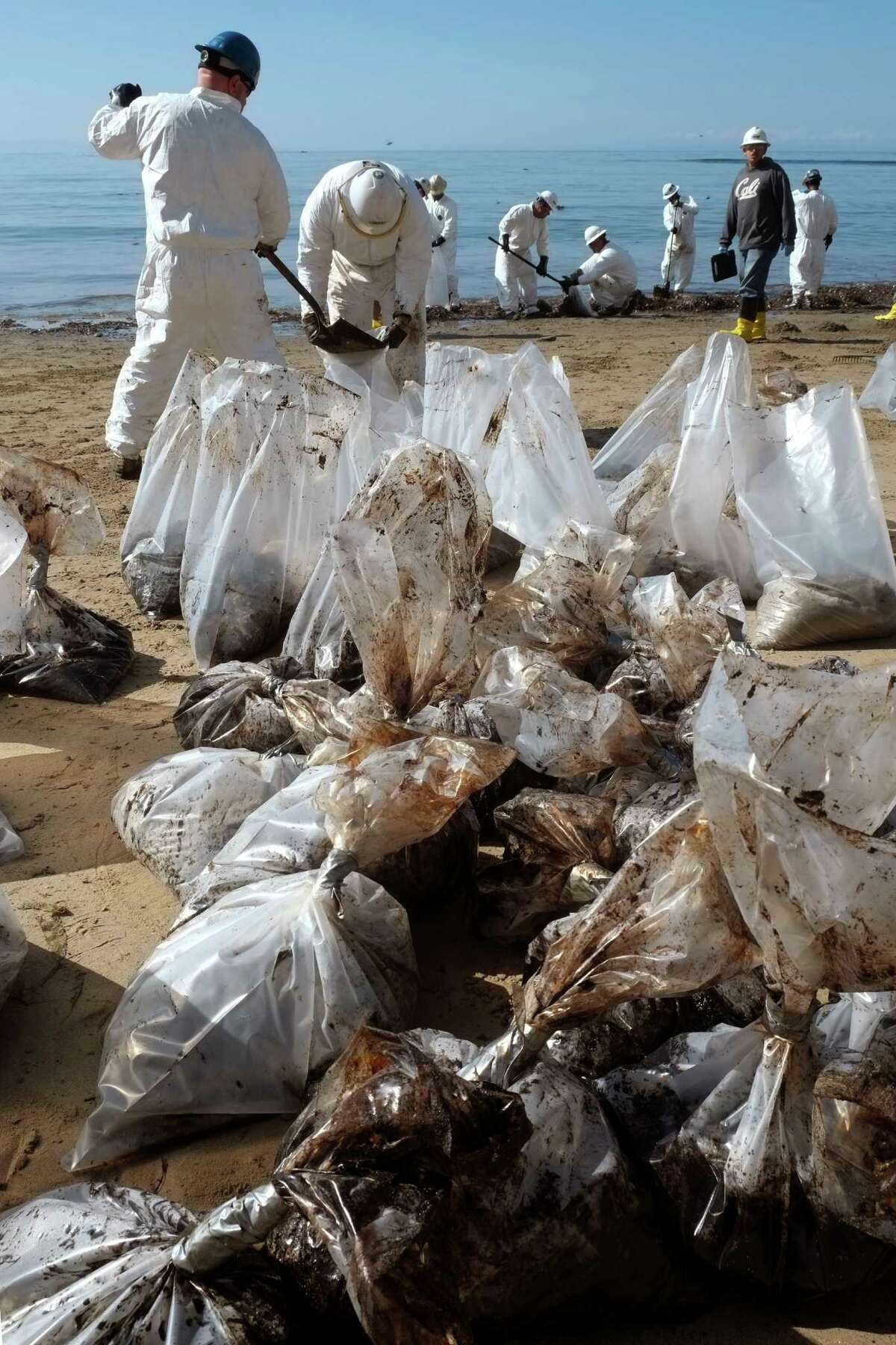 Oil spill spreads near Santa Barbara; could happen in Bay Area