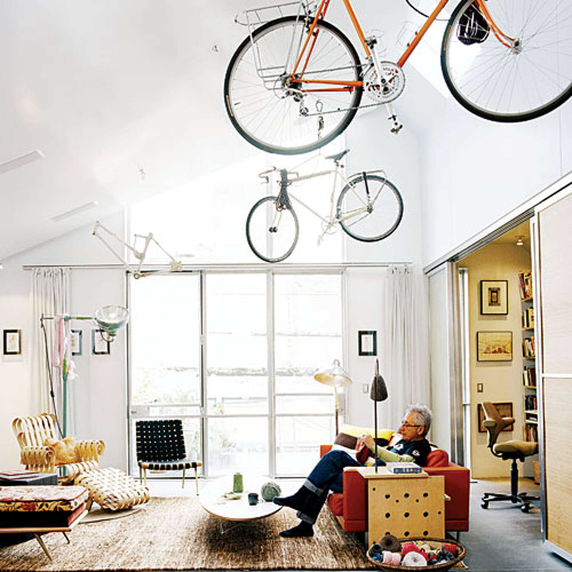 27 tips to keep a small home organized