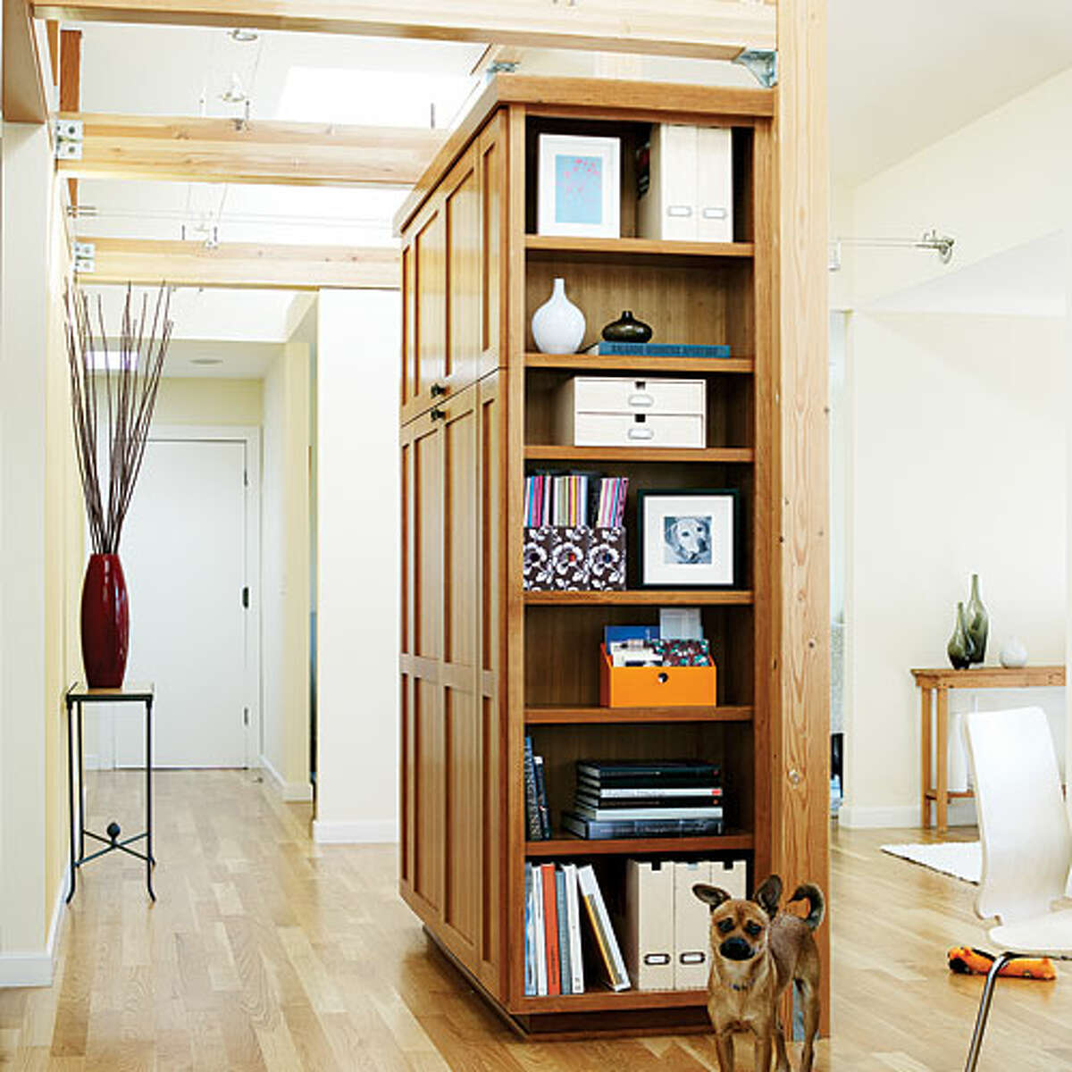 27 tips to keep a small home organized