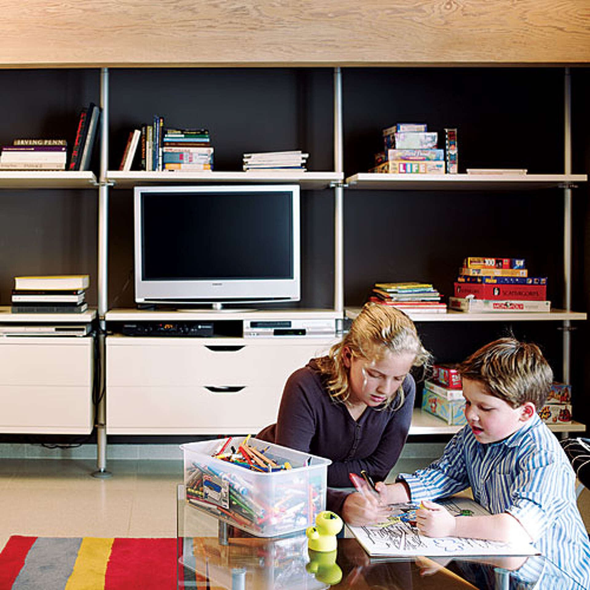 27 tips to keep a small home organized