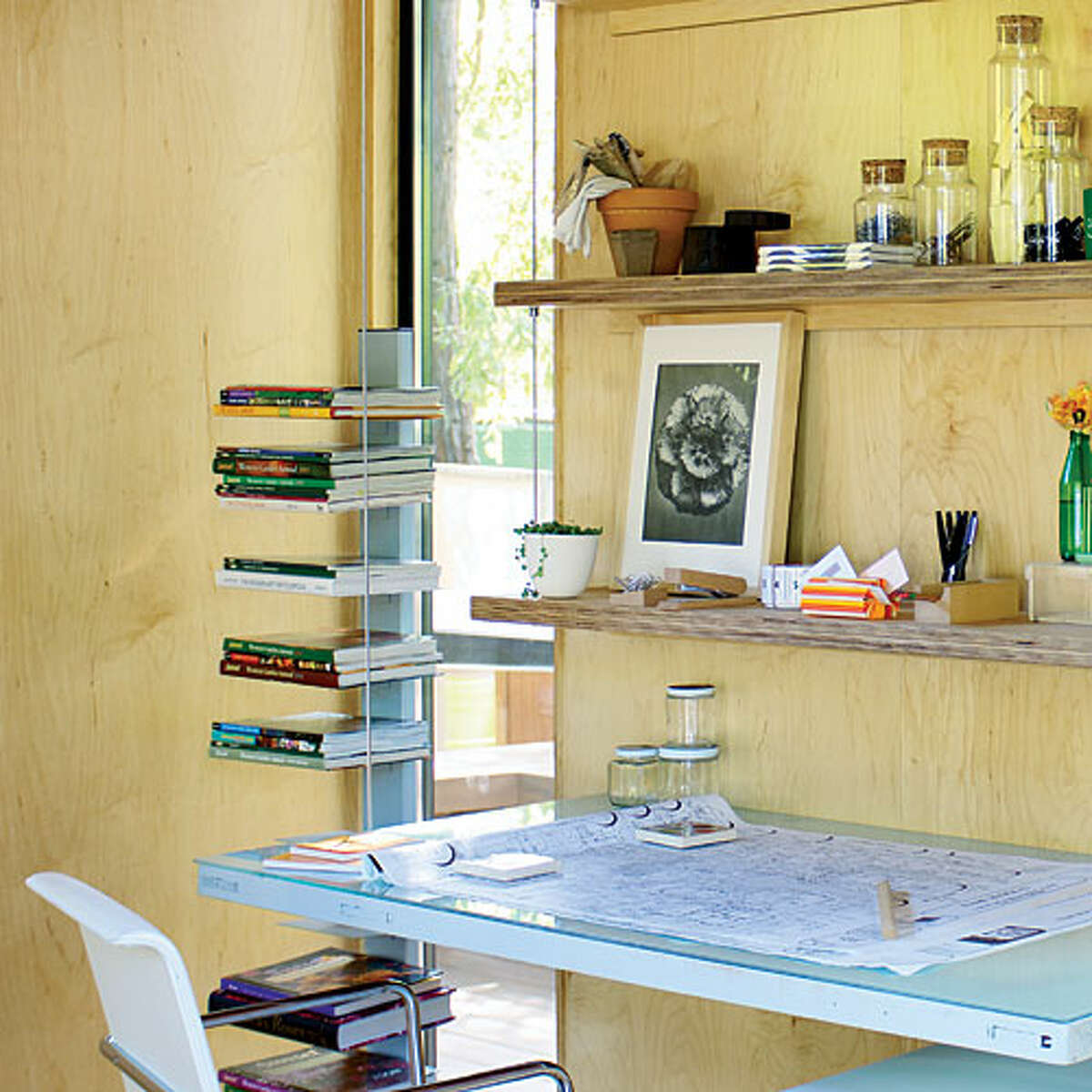 27 tips to keep a small home organized
