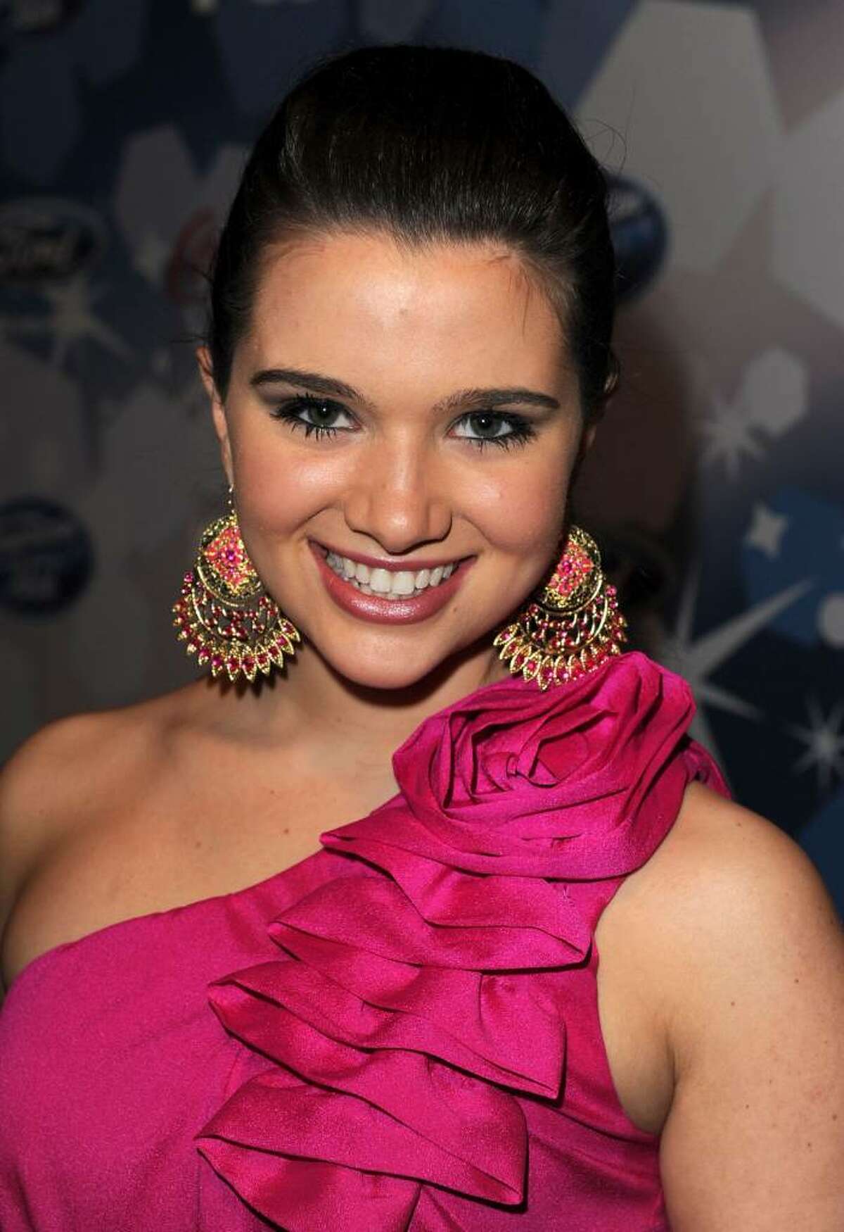 Katie Stevens advances to final 12