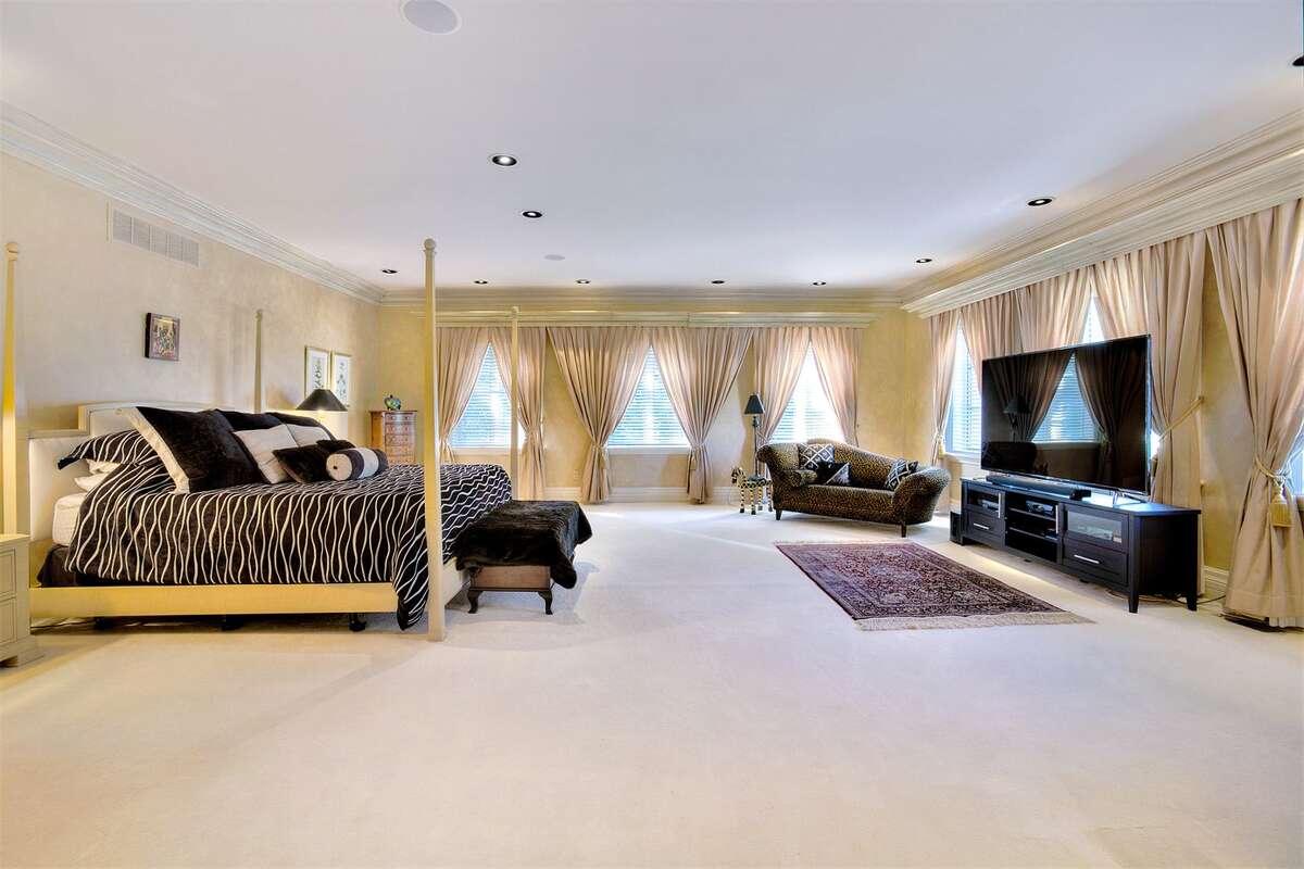 Regina George's 'fetch' 'Mean Girls' mansion up for sale