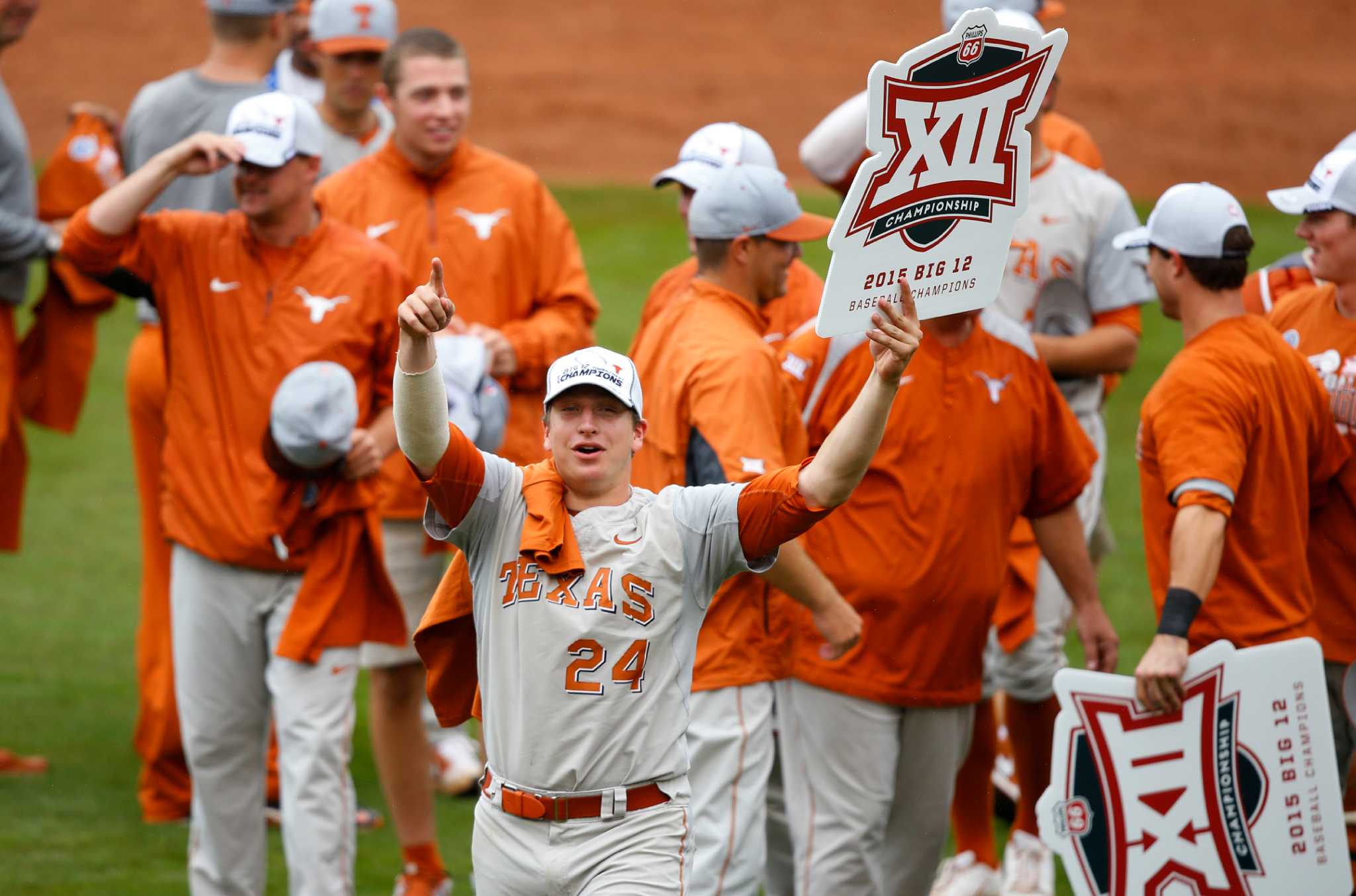 College baseball: Texas rallies to win Big 12 tournament