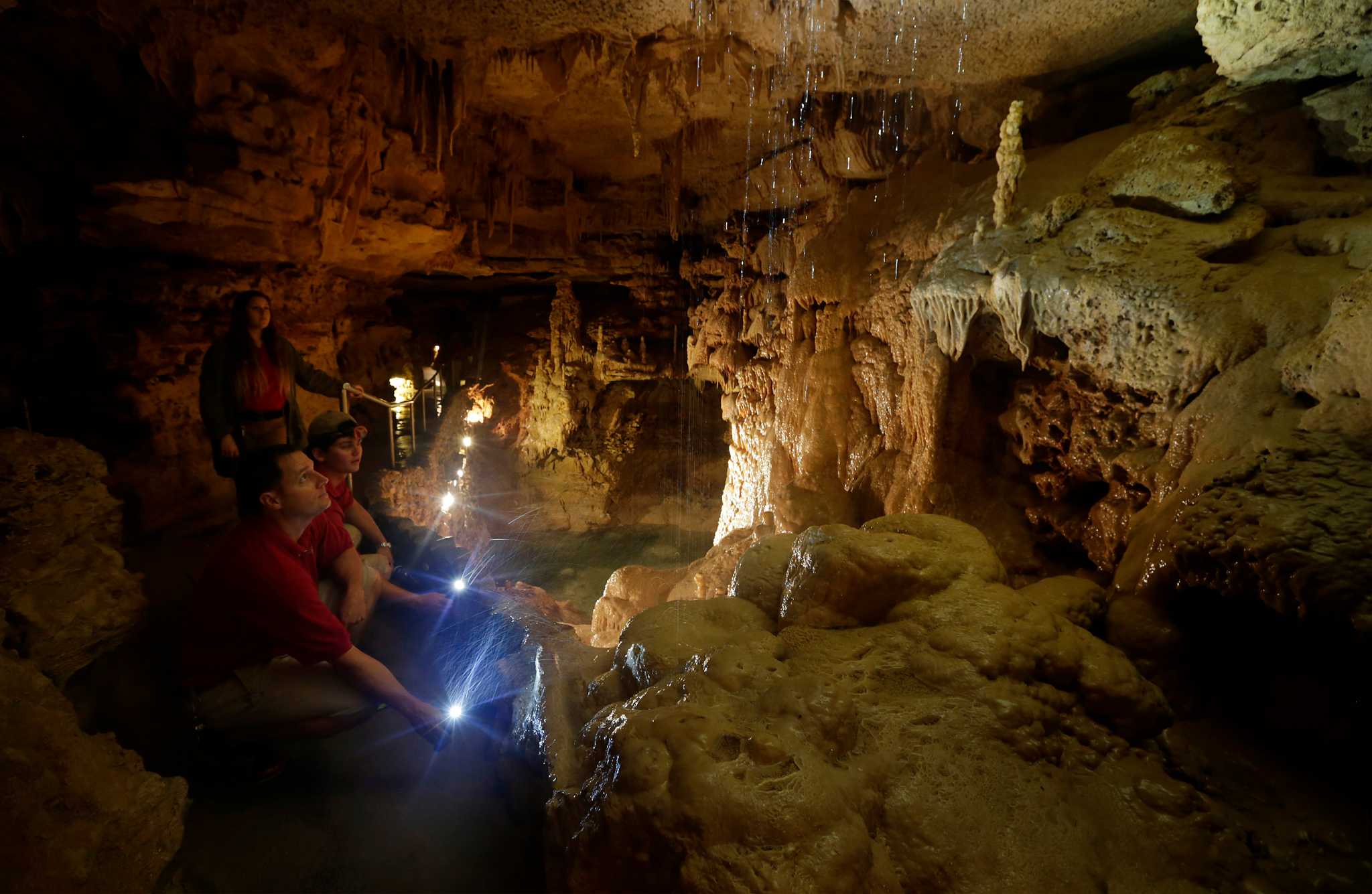 Caverns bestow underground view of rising water