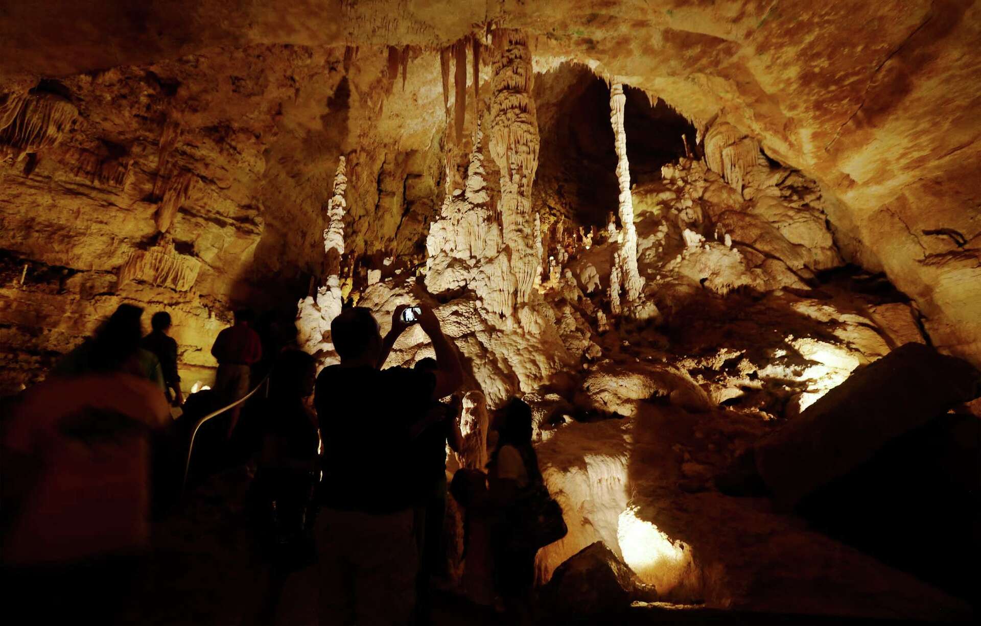 Caverns bestow underground view of rising water