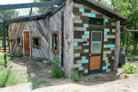 Austin homeless village featuring 'tiny homes' offering bed and ...