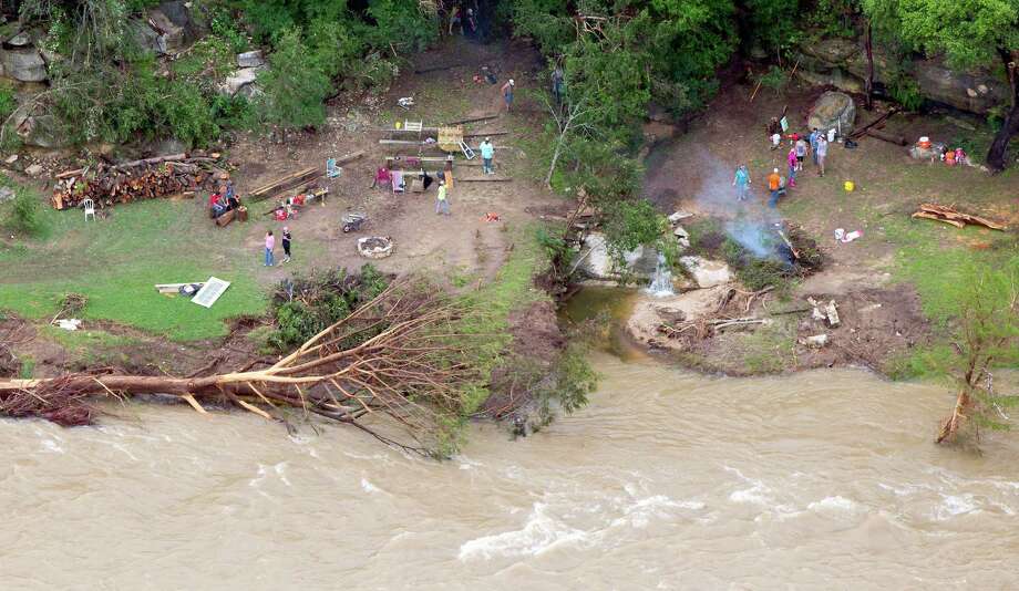 Search, relief efforts continue in Wimberley for Central Texas flood ...