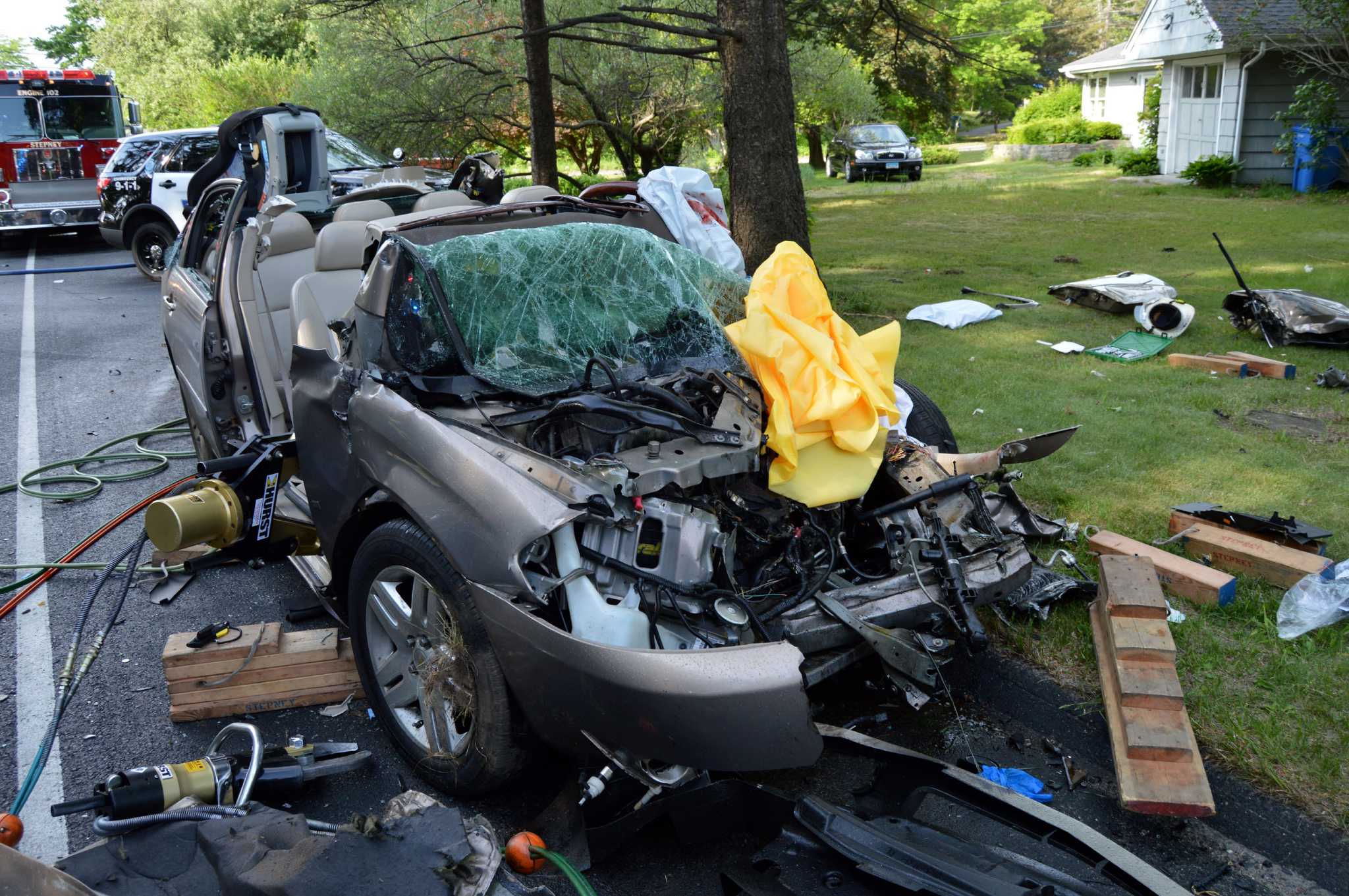 Route 25 crash jams traffic in Monroe