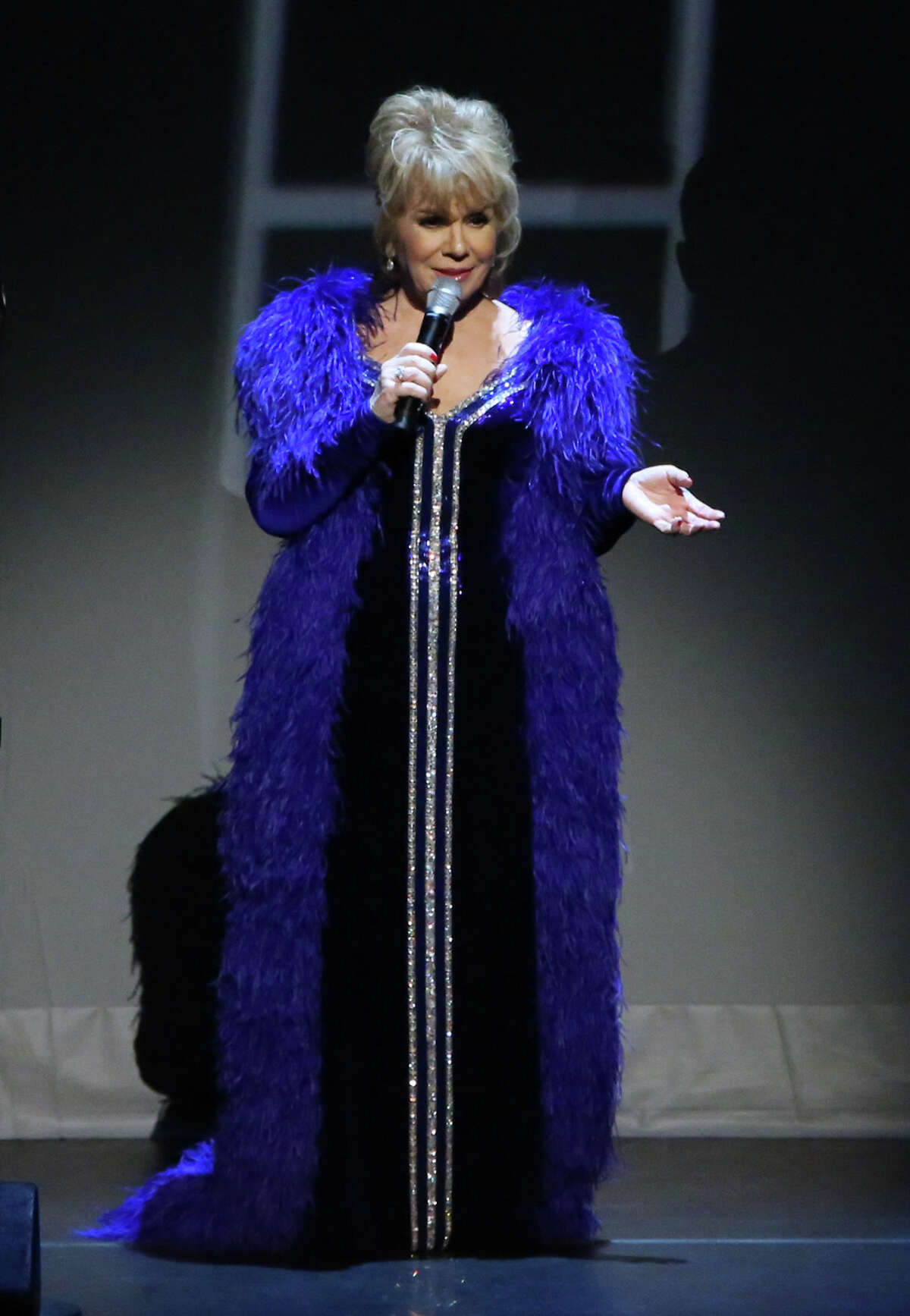 It must be her — Vikki Carr