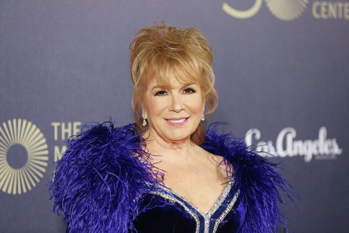 It must be her — Vikki Carr