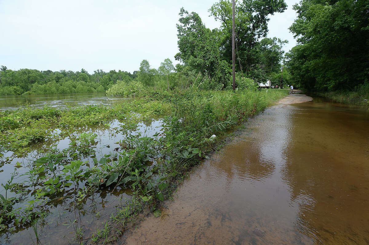 Neches River continues rising near Spurger