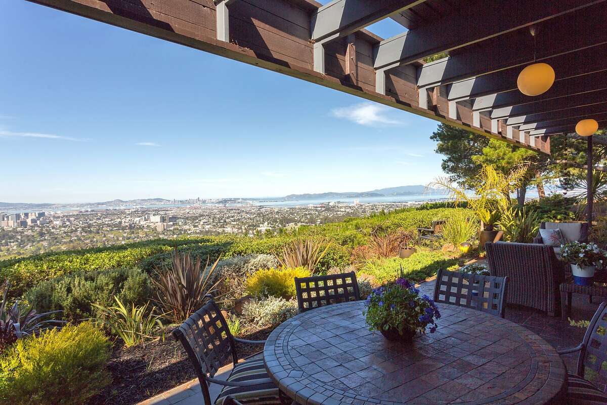 Hot Property: Revitalized Rockridge midcentury enjoys superlative views ...