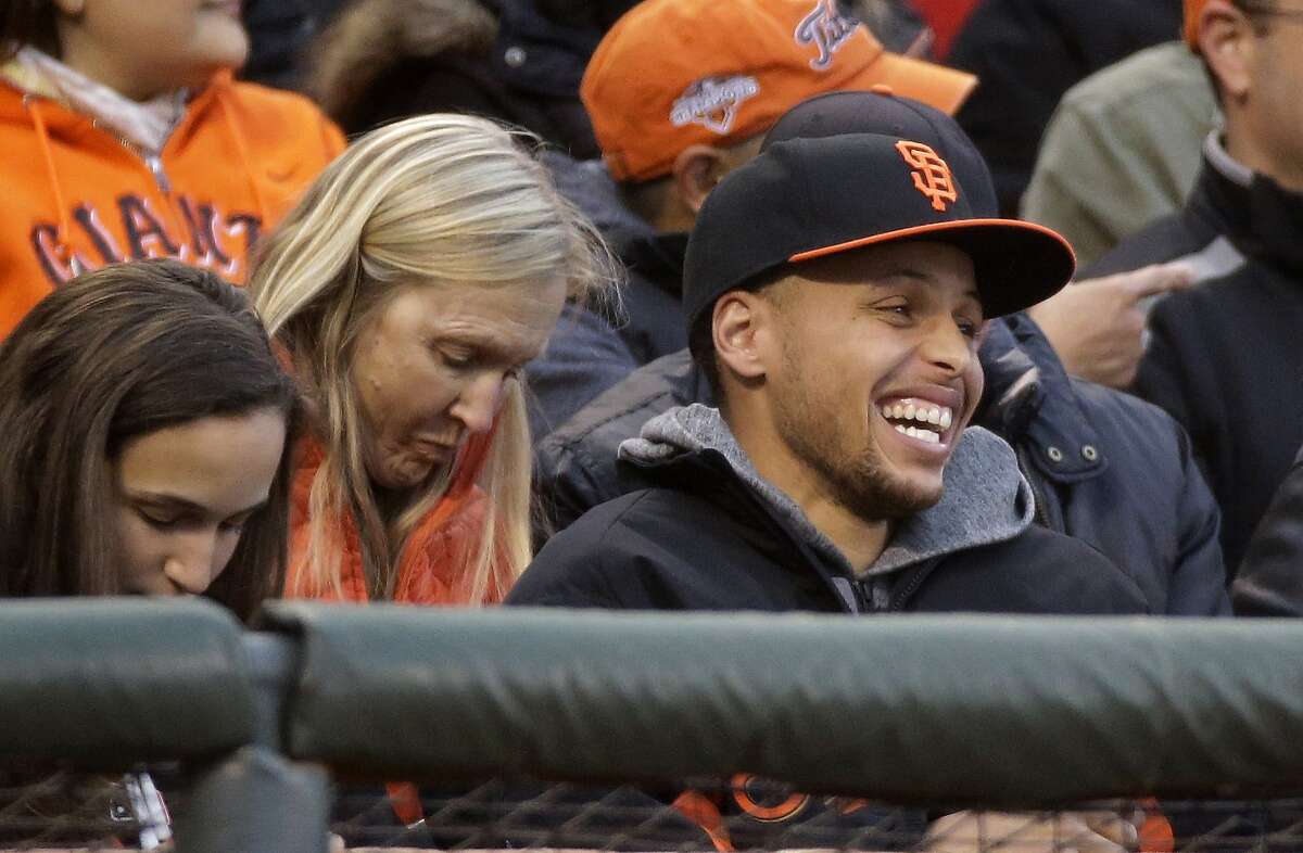 Stephen Curry on hand to see Giants handle Braves