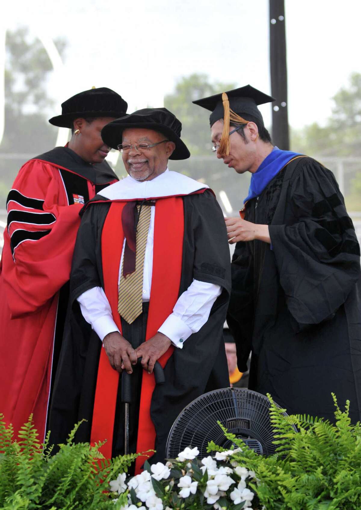 RPI students graduate