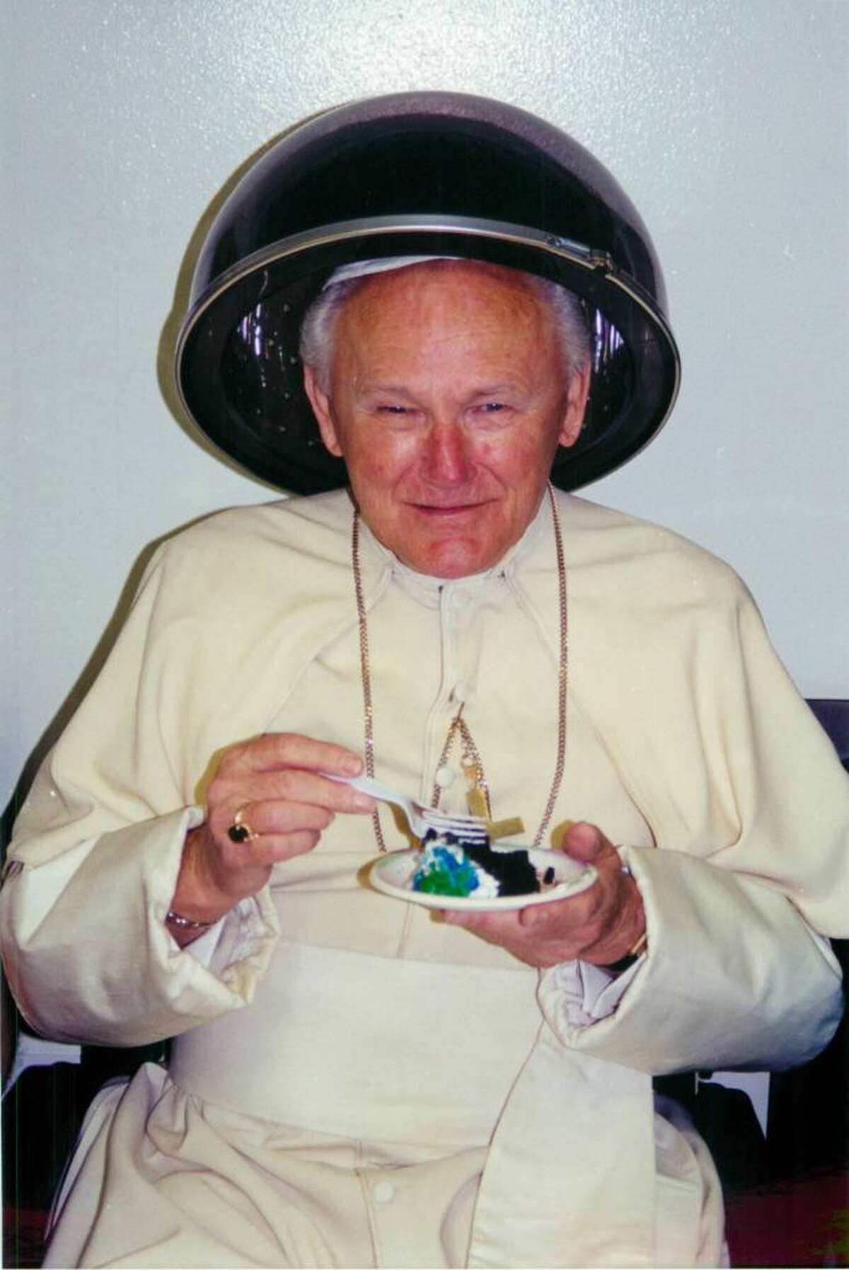 Trumbull native was papal double, blessed with resemblance to John Paul