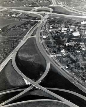 First stretch of fast lanes marked freeway age - ExpressNews.com