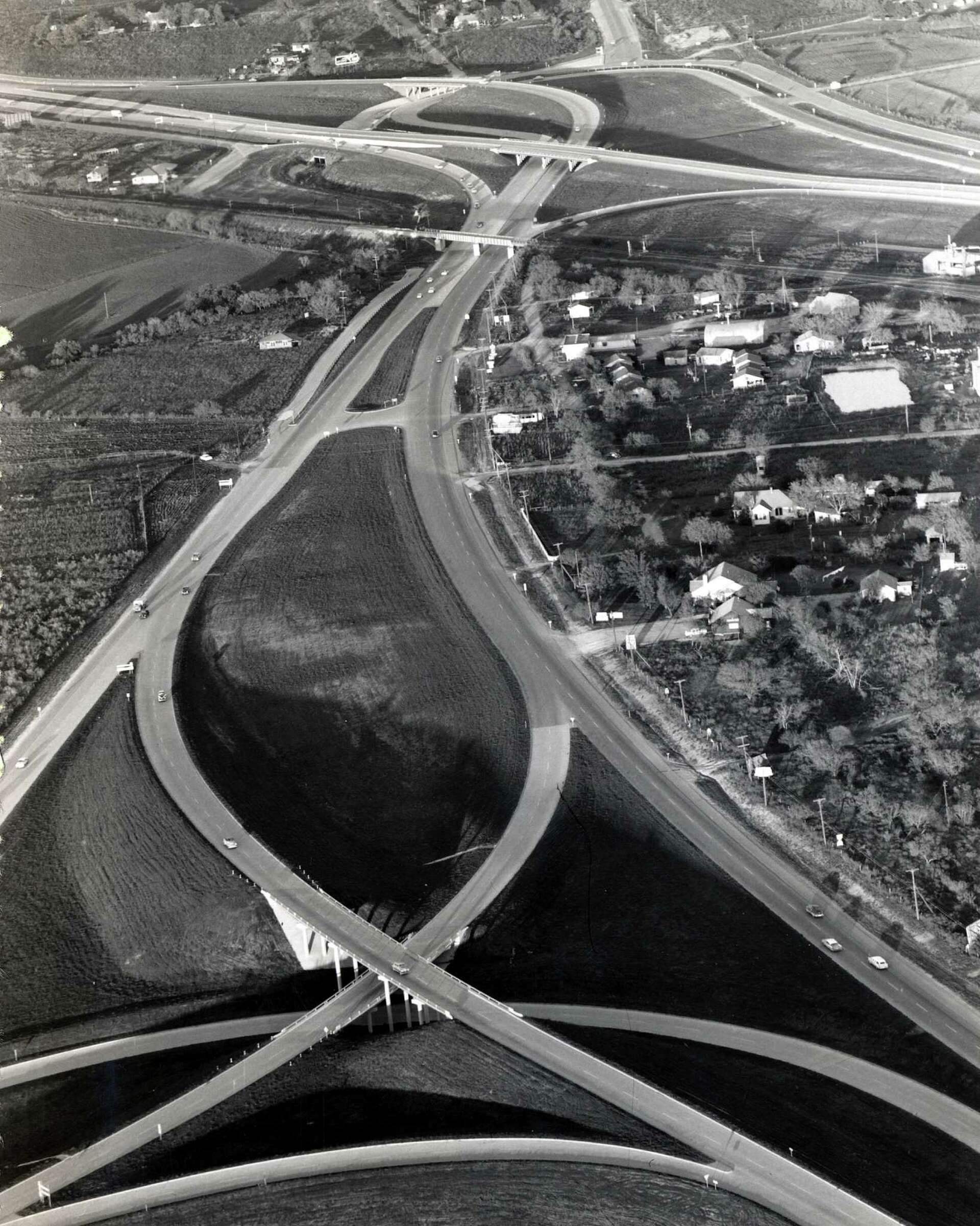 First stretch of fast lanes marked freeway age
