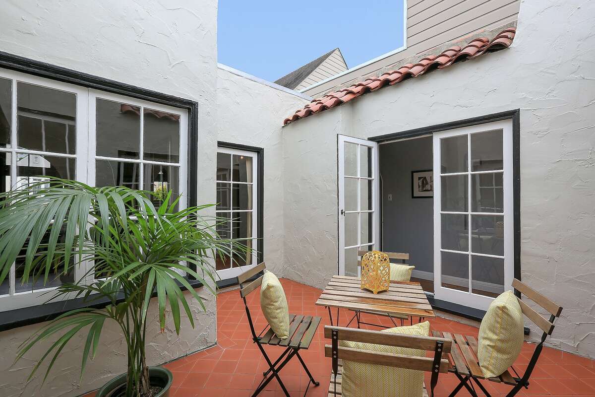 Henry Doelger-designed Mediterranean in Inner Parkside