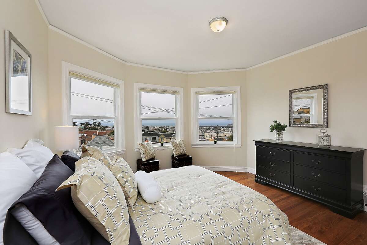 Henry Doelger-designed Mediterranean in Inner Parkside