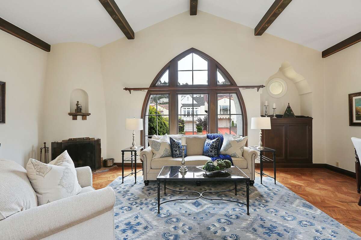 Henry Doelger-designed Mediterranean in Inner Parkside