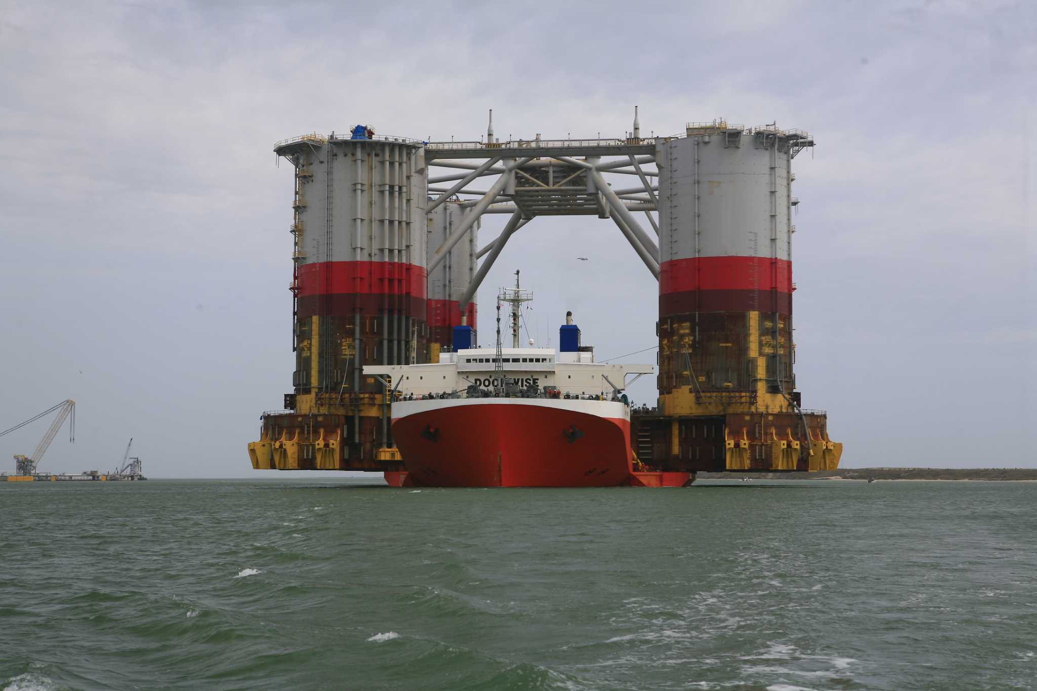 Anchoring system mishap weighs on Chevron's Big Foot