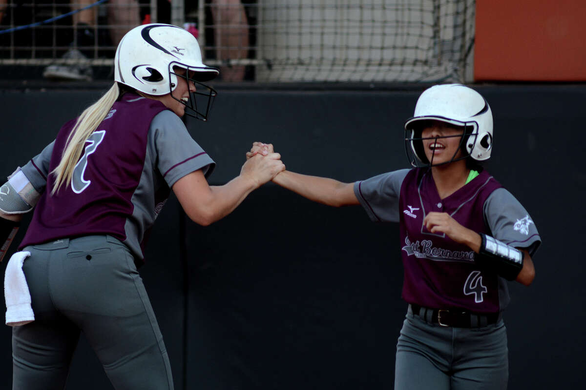Show leads East Bernard past Hallettsville for 3A softball state title