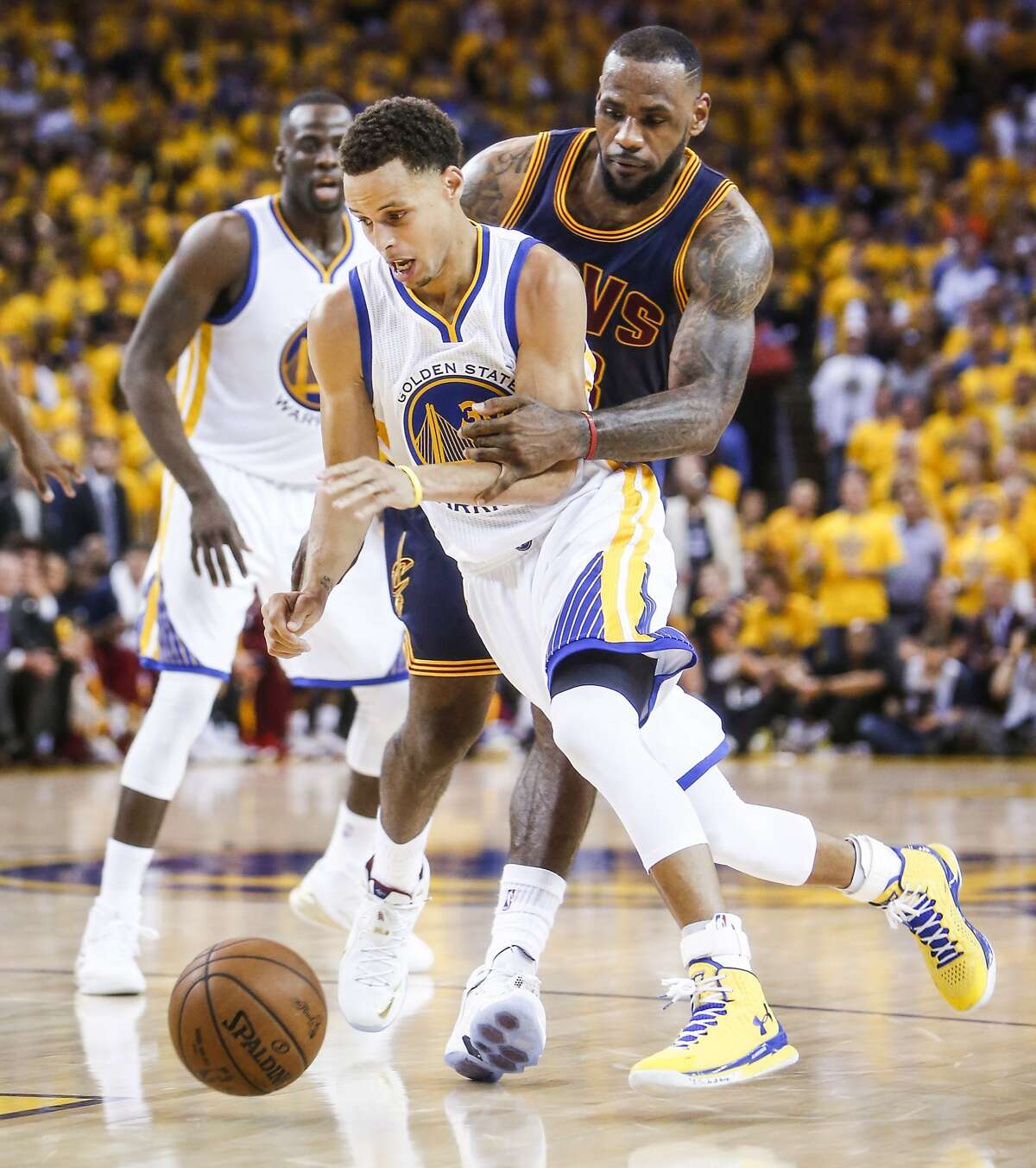NBA’s dream matchup of Curry vs. James lives up to hype