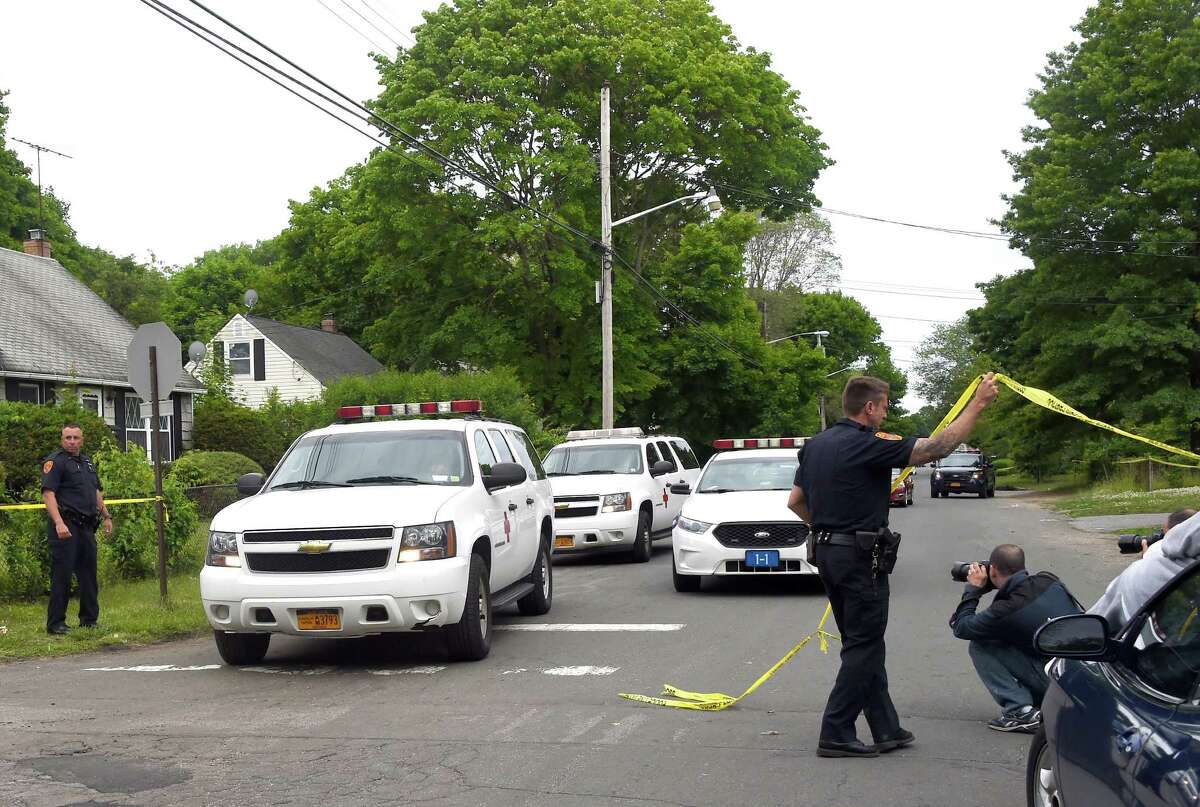 3 shot to death in Long Island
