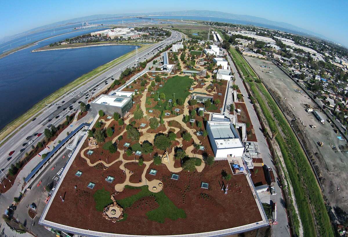 How does Facebook plant its garden? In sync with nature