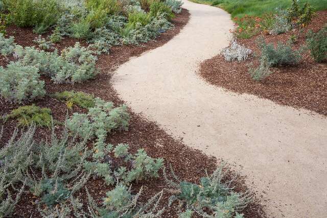 How does Facebook plant its garden? In sync with nature