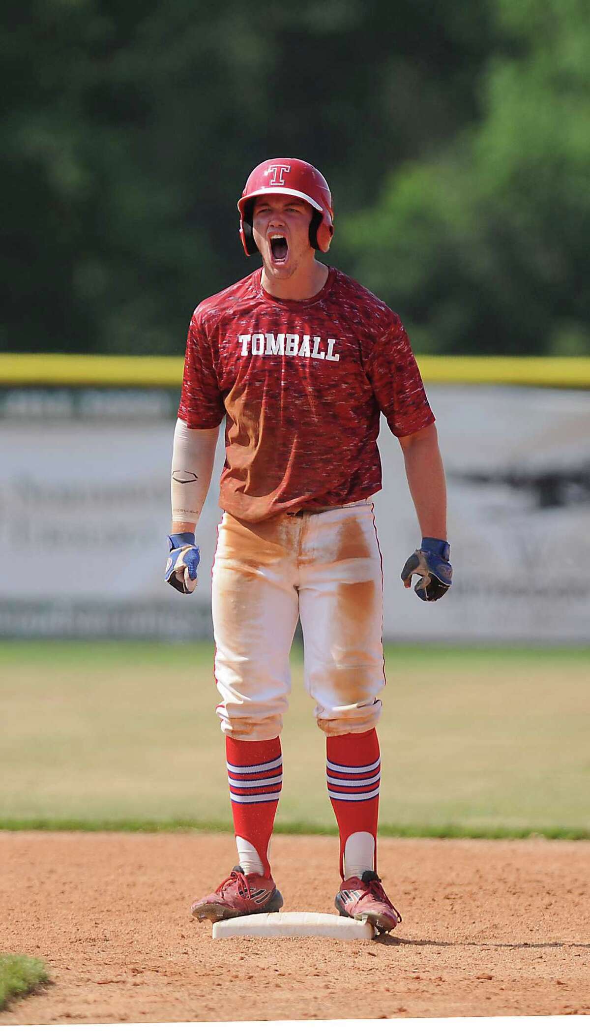 Tomball tops Tomball Memorial with late rally to win 5A Region III