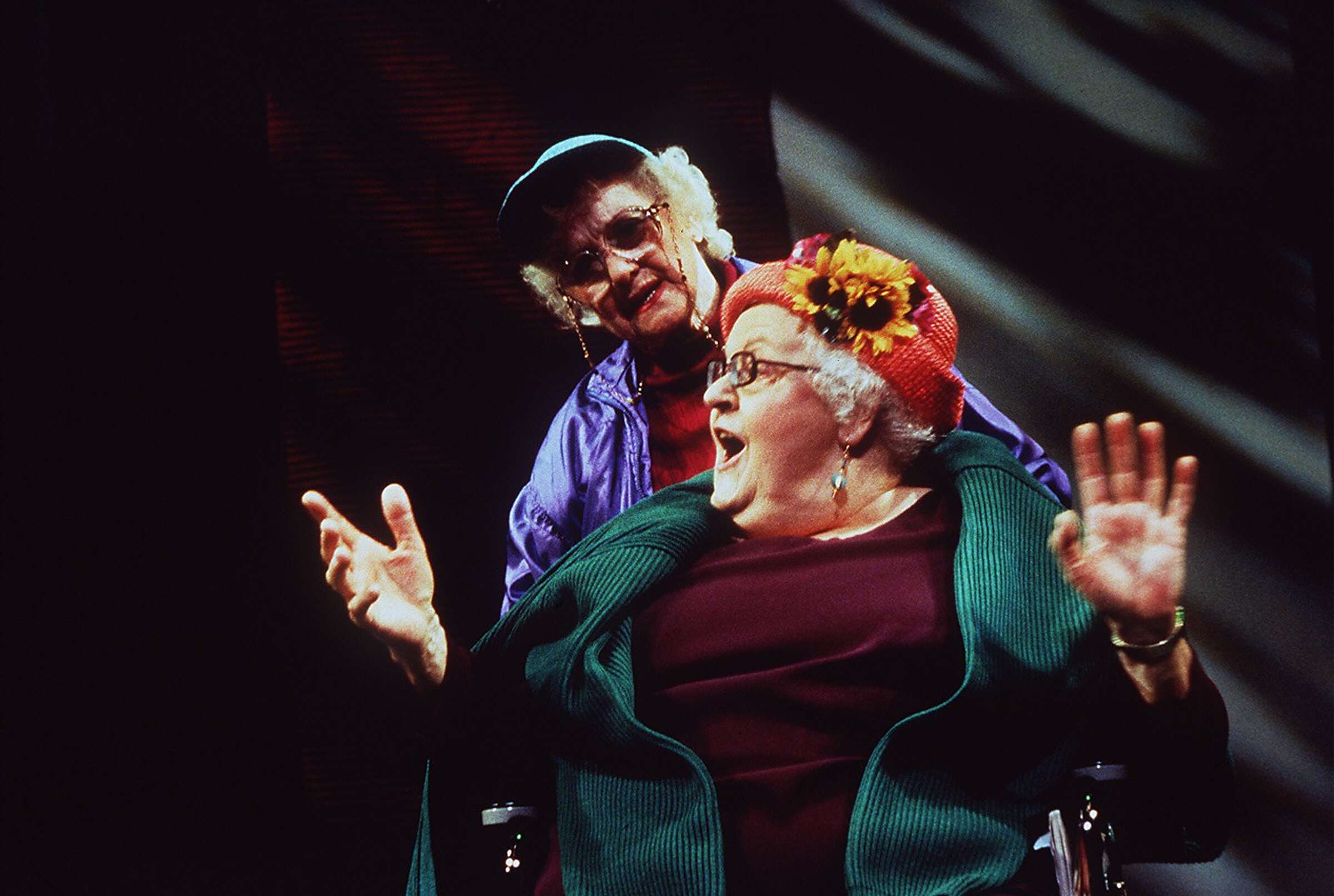 Ronnie Gilbert, folk singer and voice of social change, dies