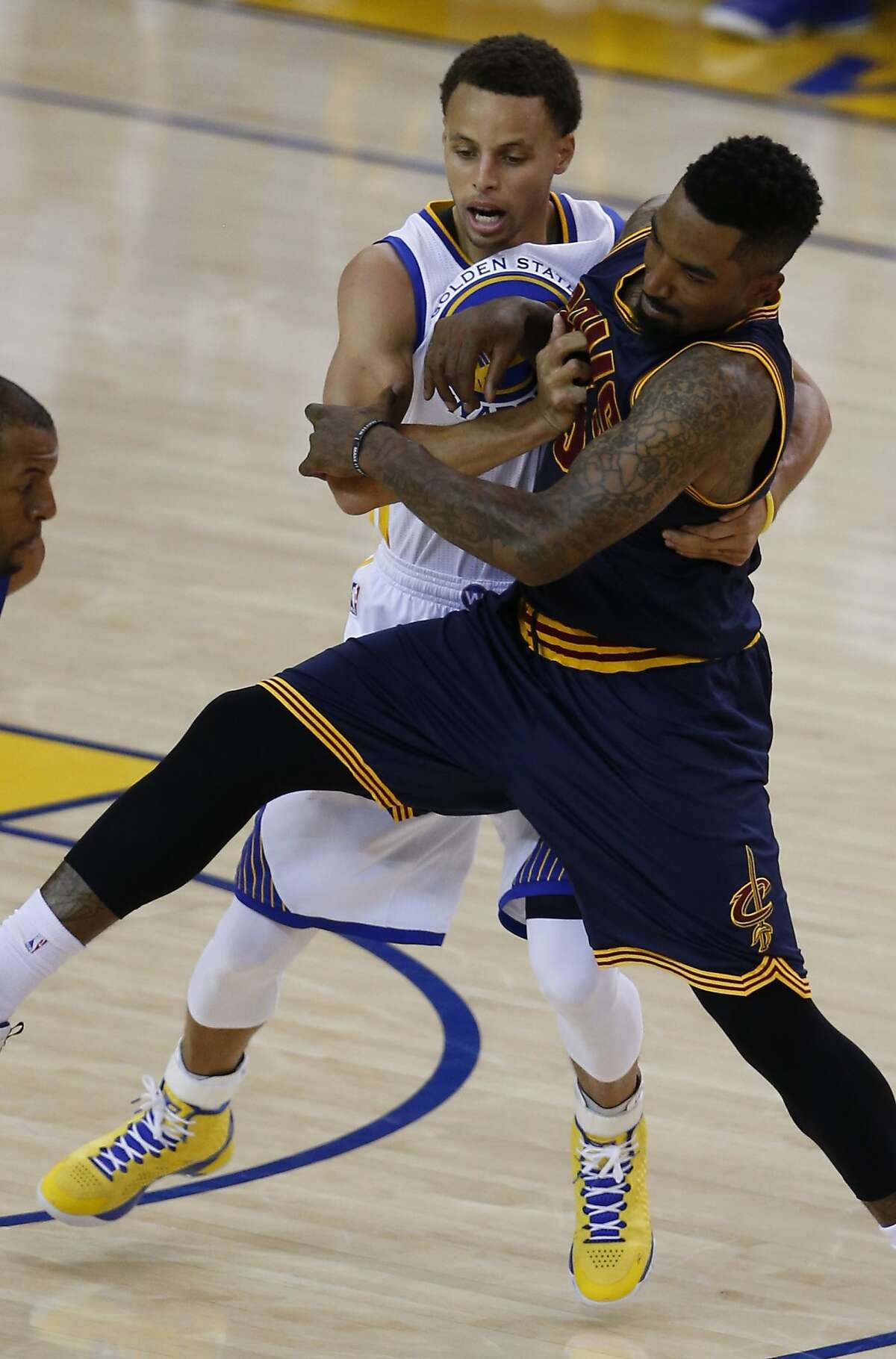 Stephen Curry feels defensive pressure on poor shooting night