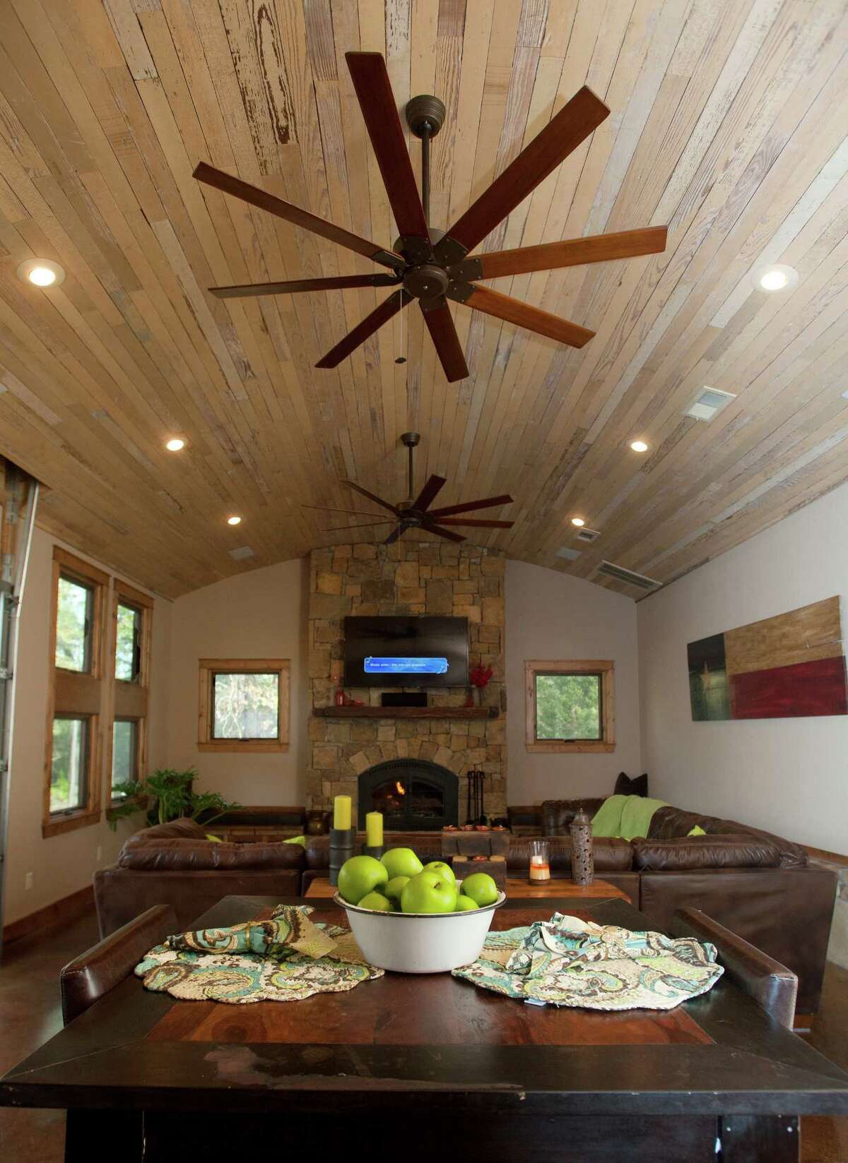 Female custom builder takes on male-dominated industry with unique ...