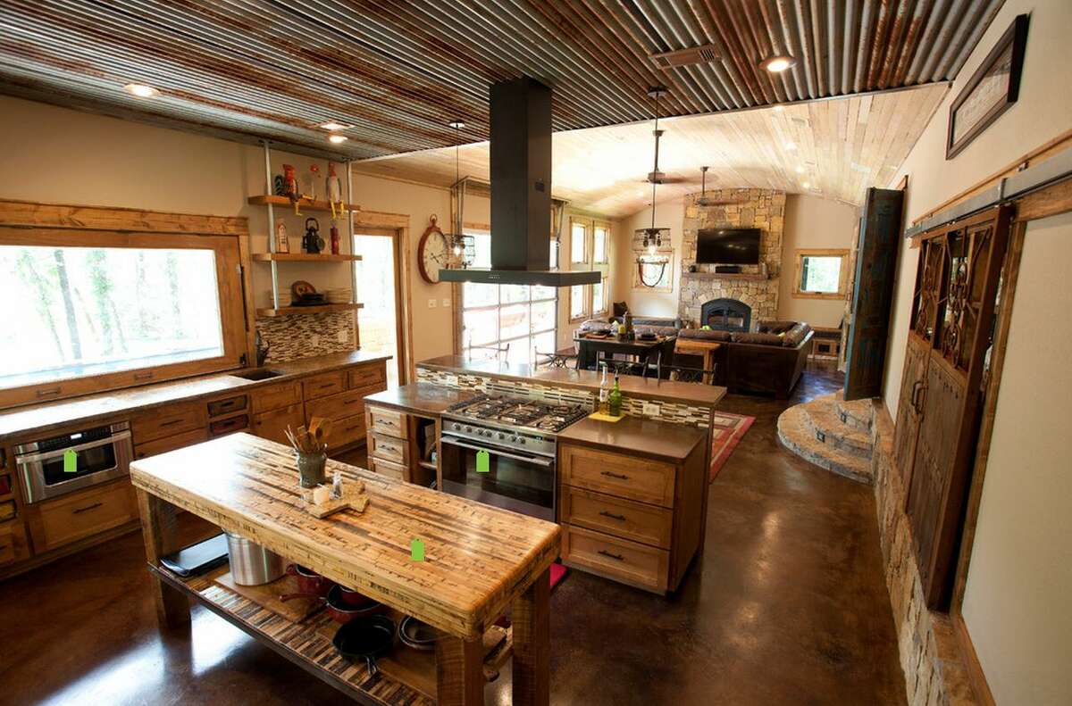 Female custom builder takes on male-dominated industry with unique ...