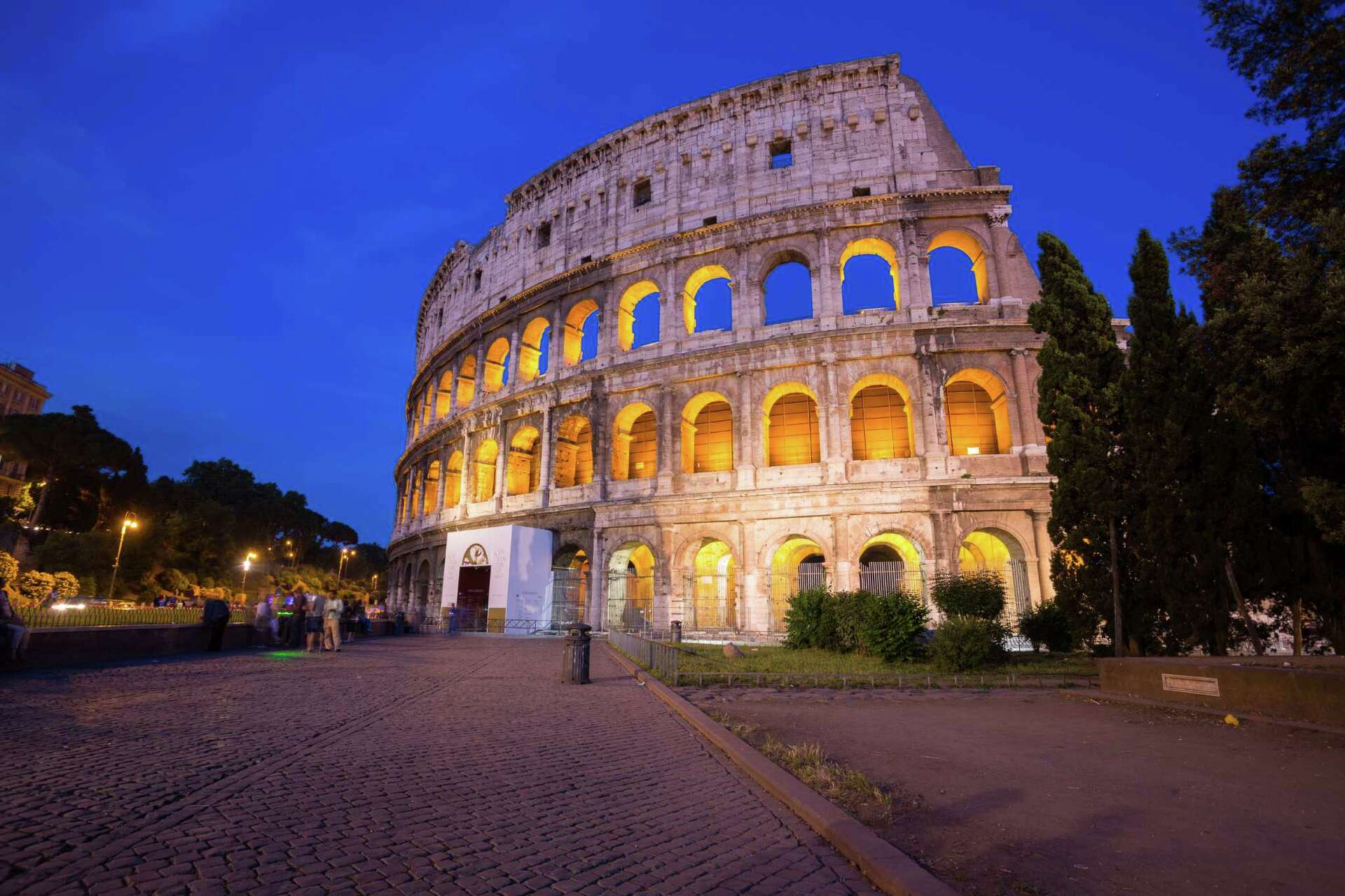 Lion elevator restored at Rome's Colosseum
