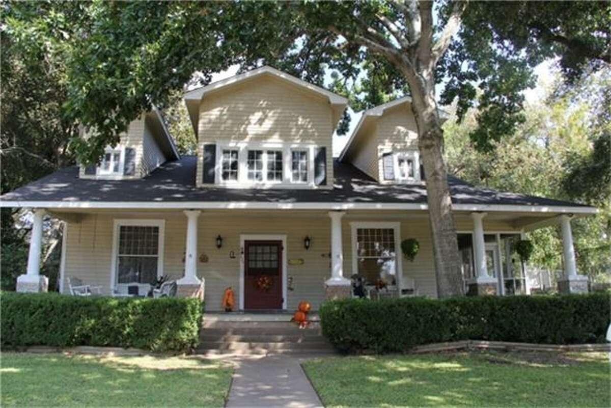Houston couple gives 140-year-old landmark Galveston home new life