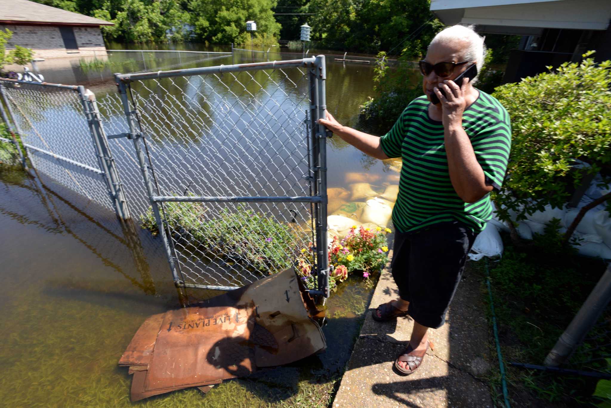 Homes, farmland flood in rural northwest Louisiana