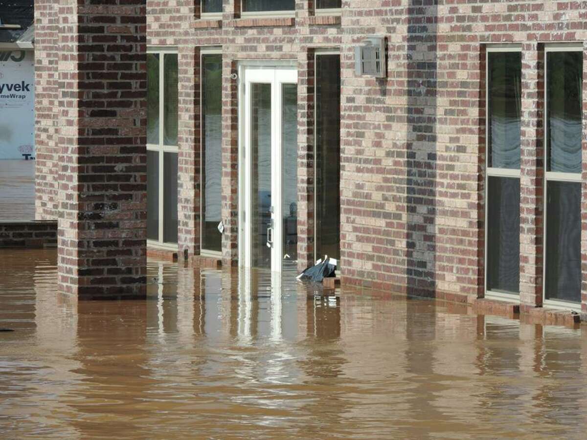 Red River flooding from Texas storms remains high in Louisiana