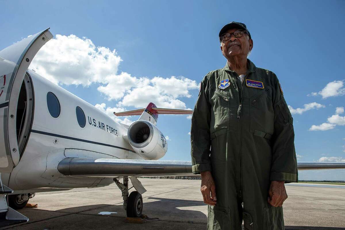 Surviving members of legendary Tuskegee Airmen take to the skies