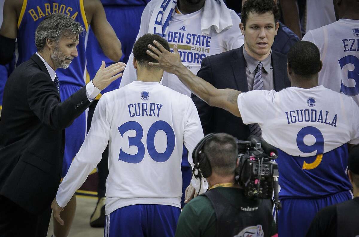 Warriors go small in Game 4, new lineup stands tall