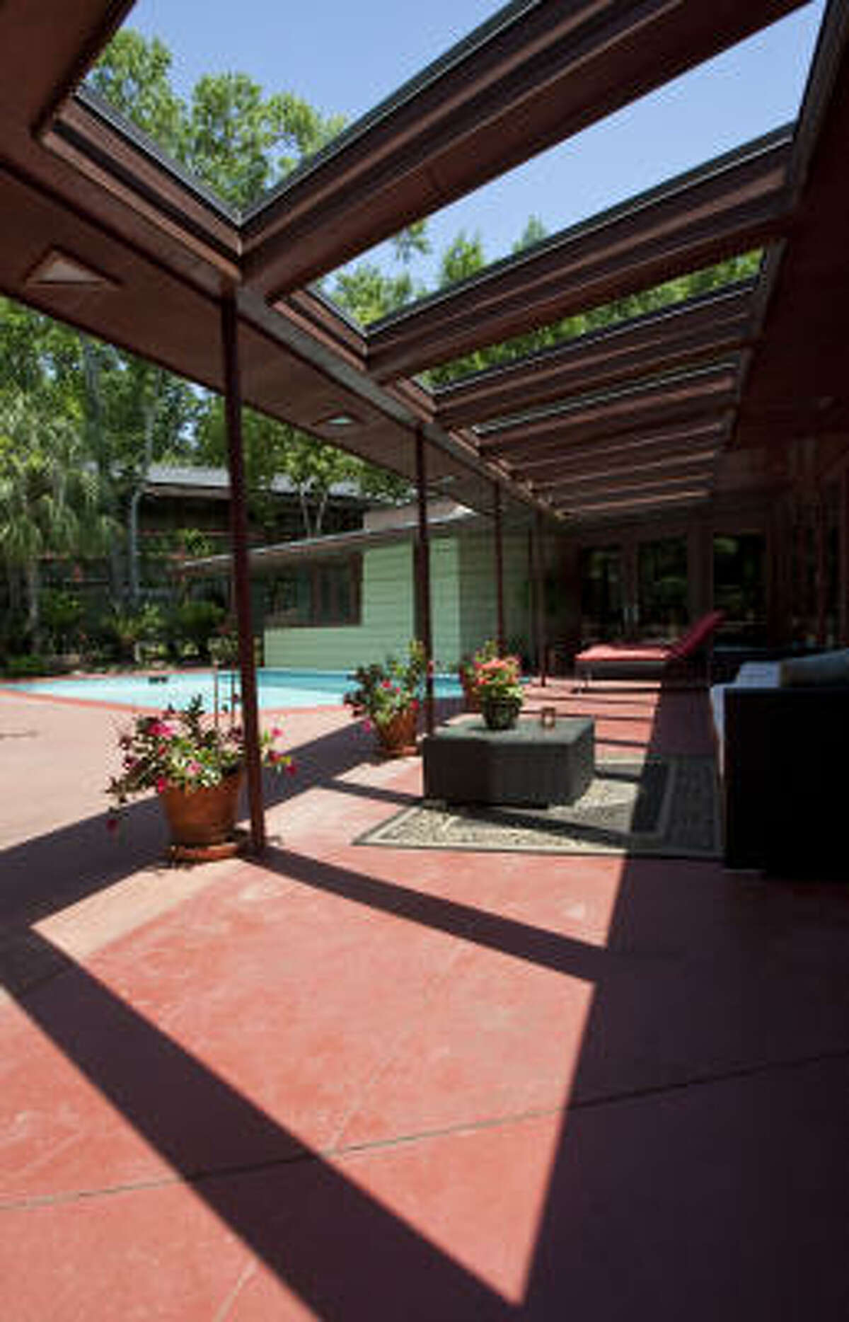 Houston home designed by Frank Lloyd Wright on the market