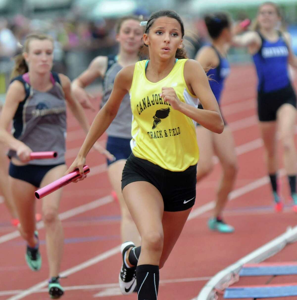 Izaiah Brown sets 400-meter record at state track meet