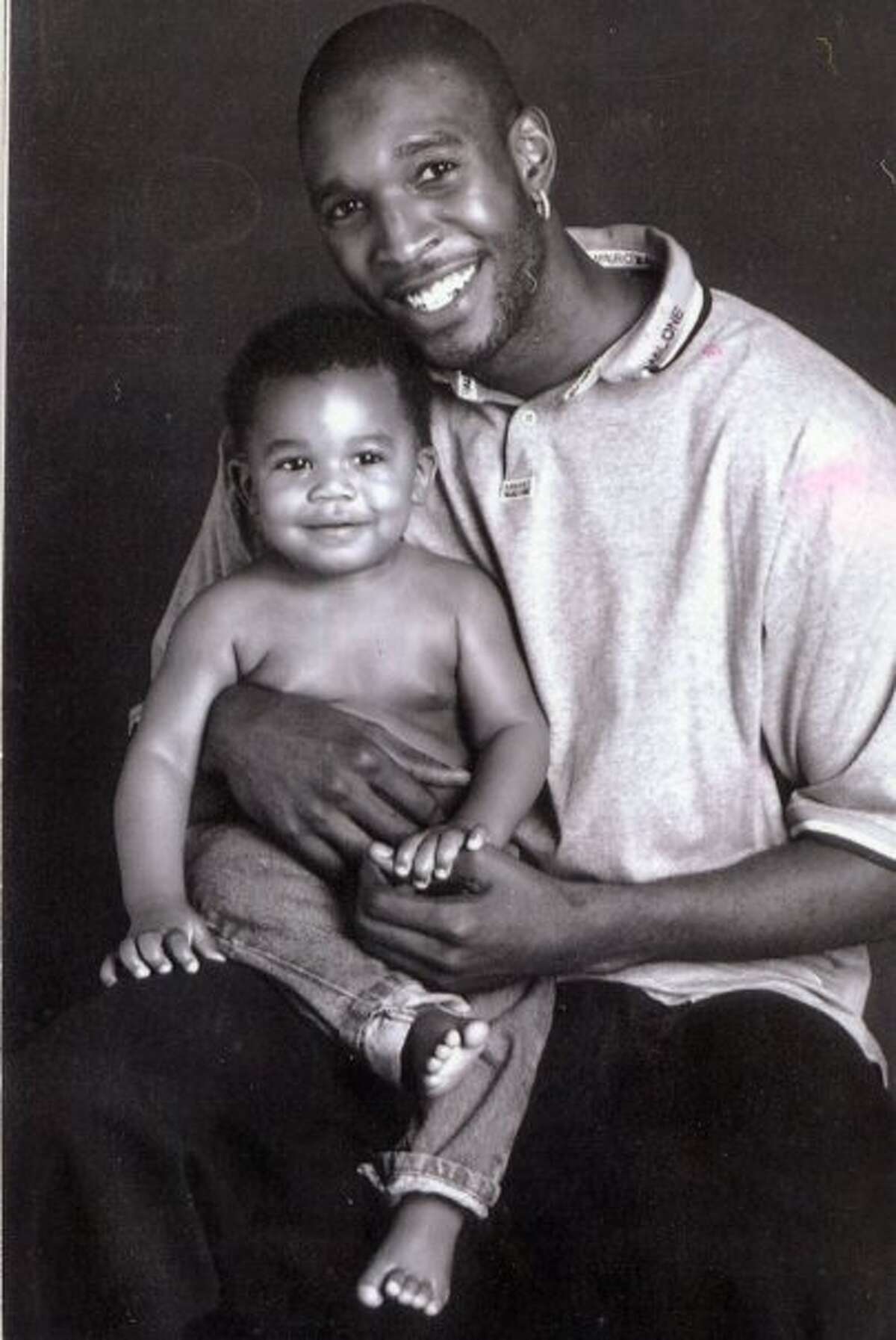 Rice recruit Smith connects with NBA father as mom beats cancer