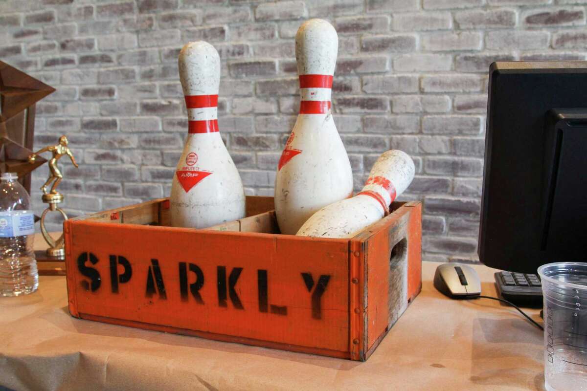 15-lane bowling alley, restaurant Bowl and Barrel coming to The Rim in ...